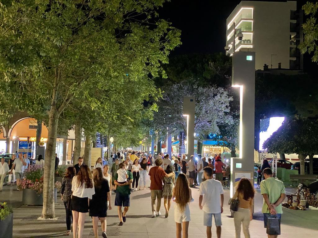 Webcam Central park, pedestrian area of Lignano Sabbiadoro